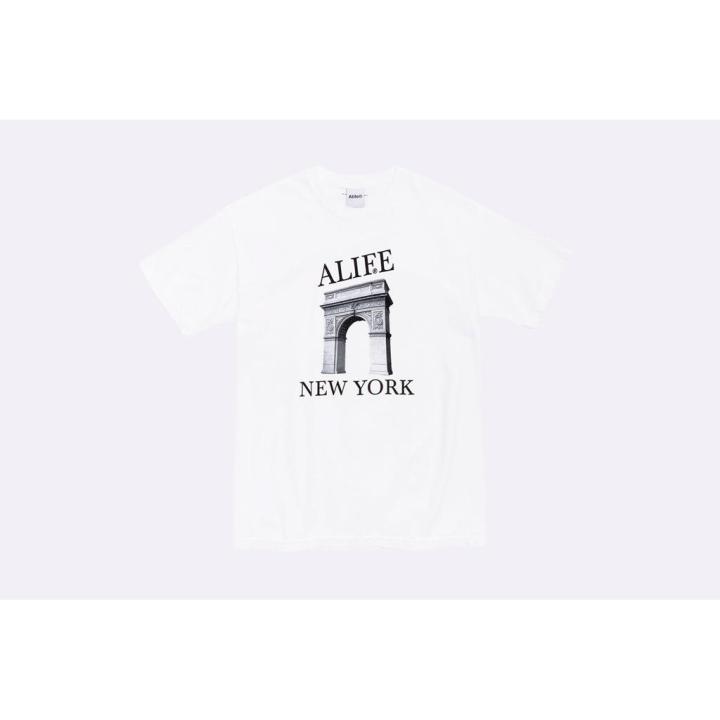 Alife Washington White Square Tee | Miravia